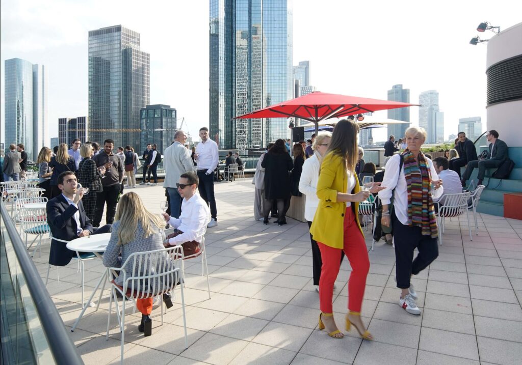 New location for the tower’s community: OpernTurm Lounge is now open ...